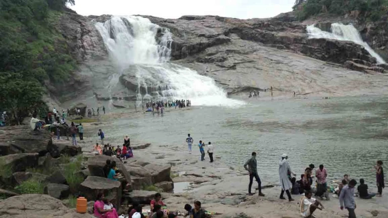 11 Hidden Waterfalls Near Hyderabad for a Refreshing Quick Getaway